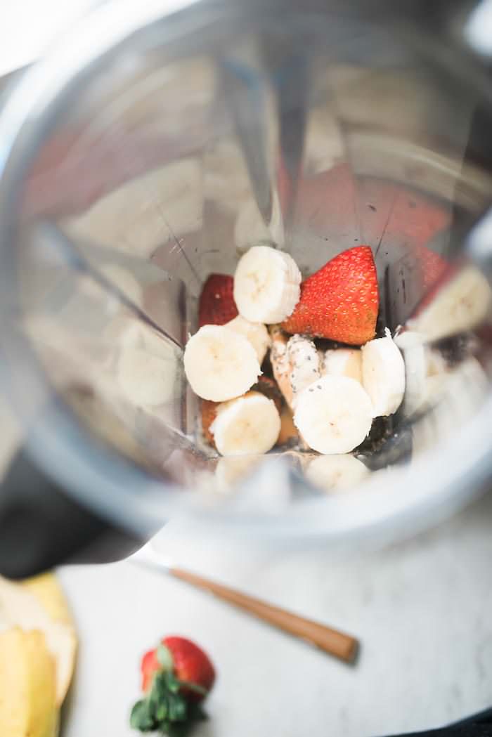 Strawberry Banana Salted Caramel Smoothie Lynzy And Co